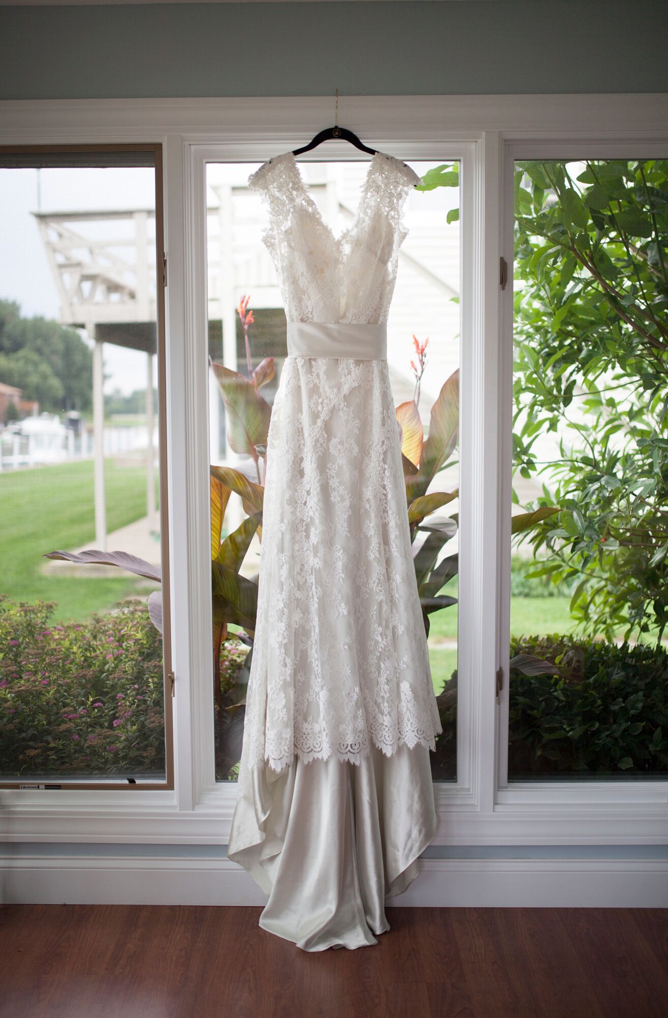 Lace Sheath Wedding Dress
