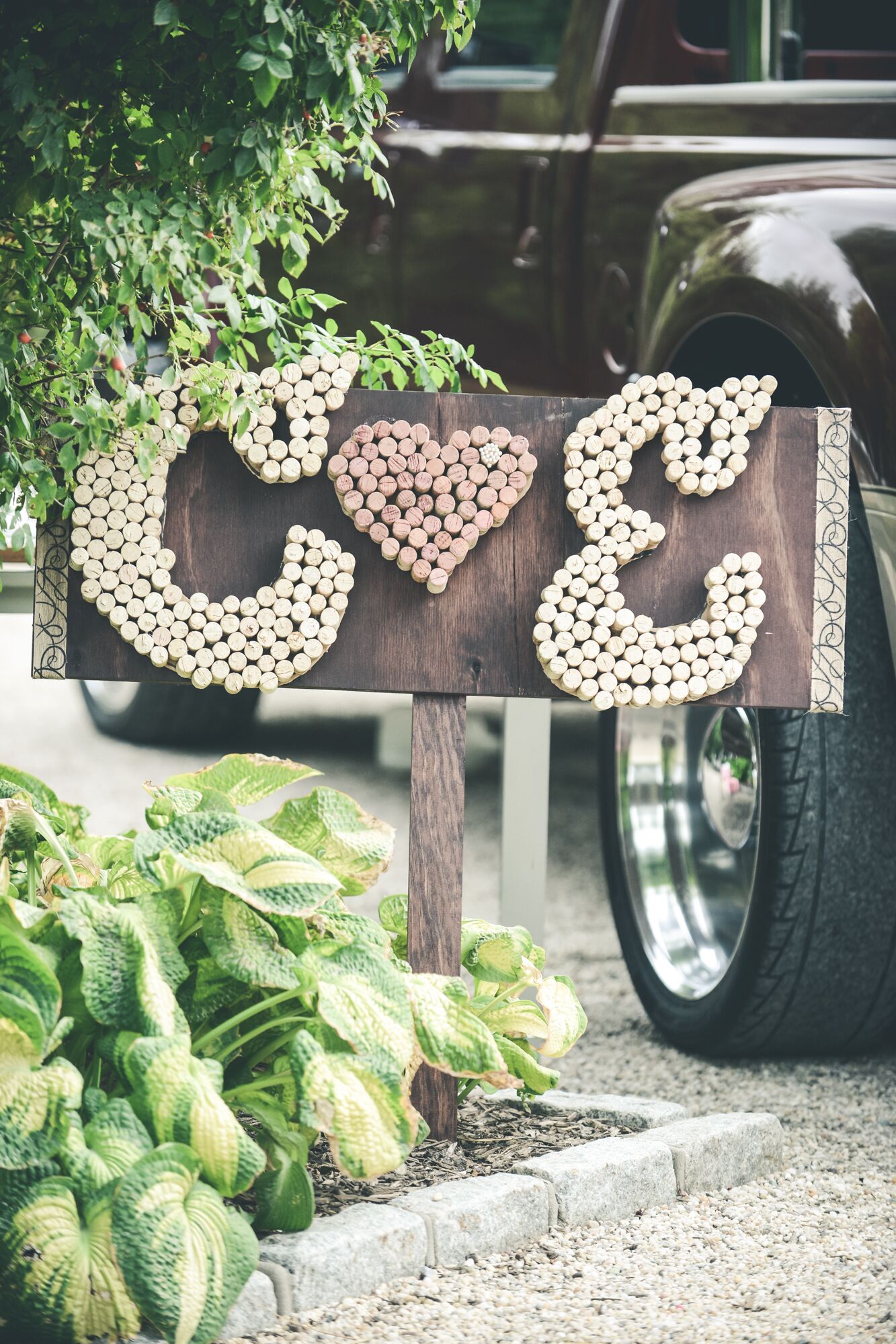 DIY Wine Cork 'Welcome' Sign