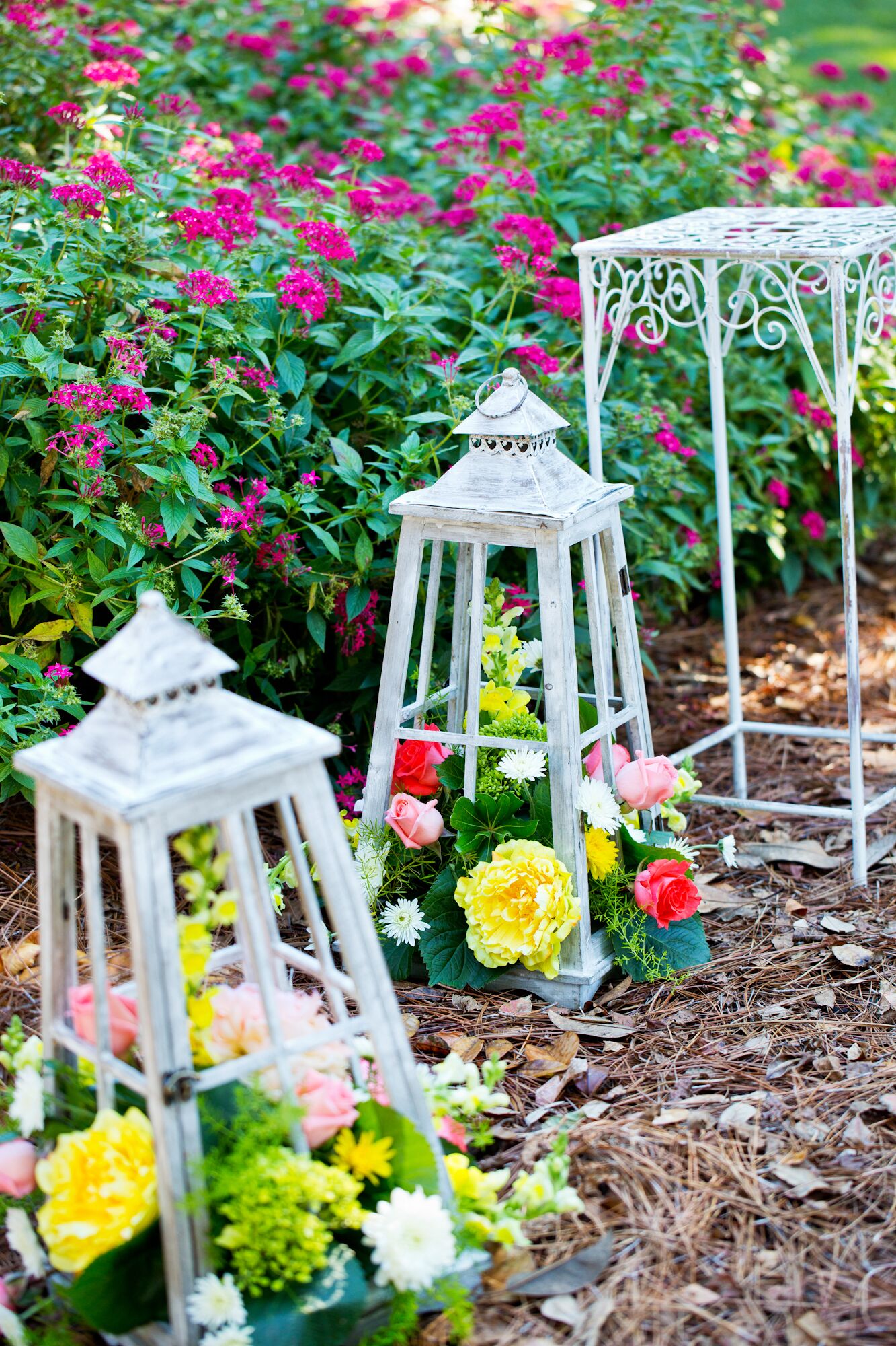 Fresh Flower and Lantern Aisle Markers Fresh Flower and Lantern Aisle Markers