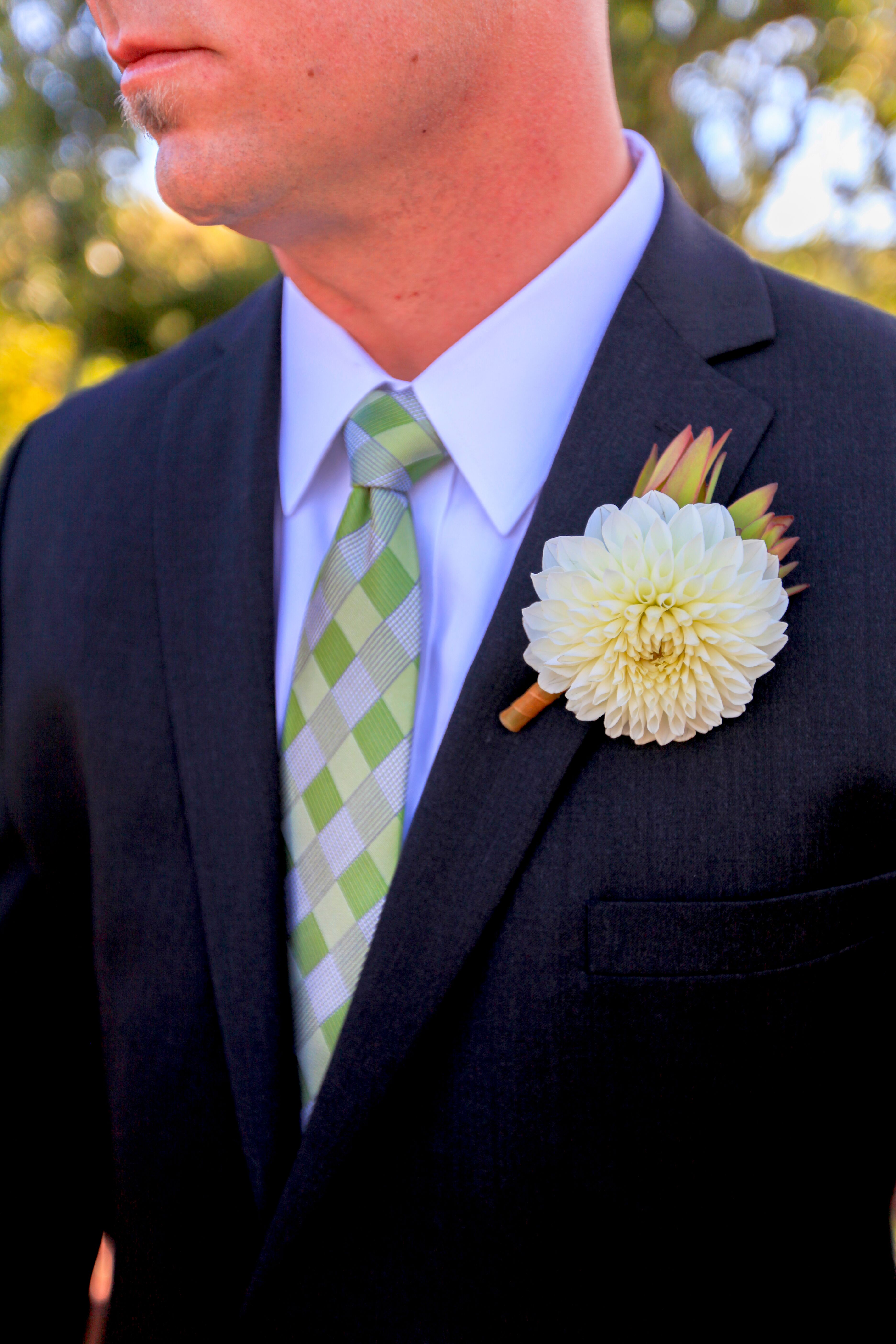 Dahlia Boutonniere and Diamond Pattern Tie