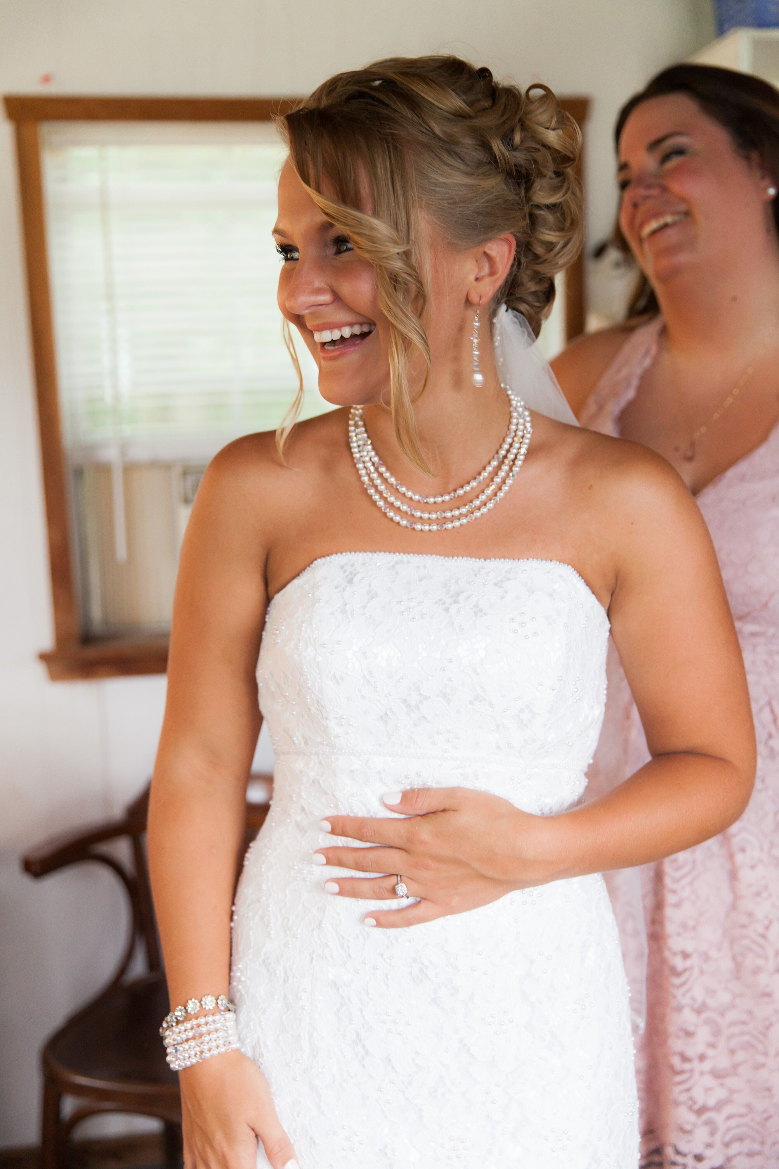 Bride in Pearl Wedding Jewelry
