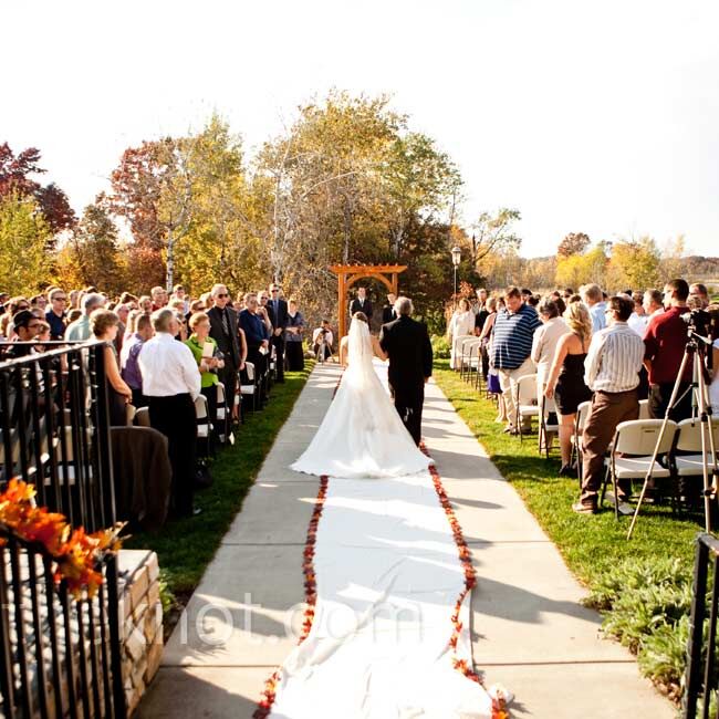 Autumn-Themed Aisle Runner