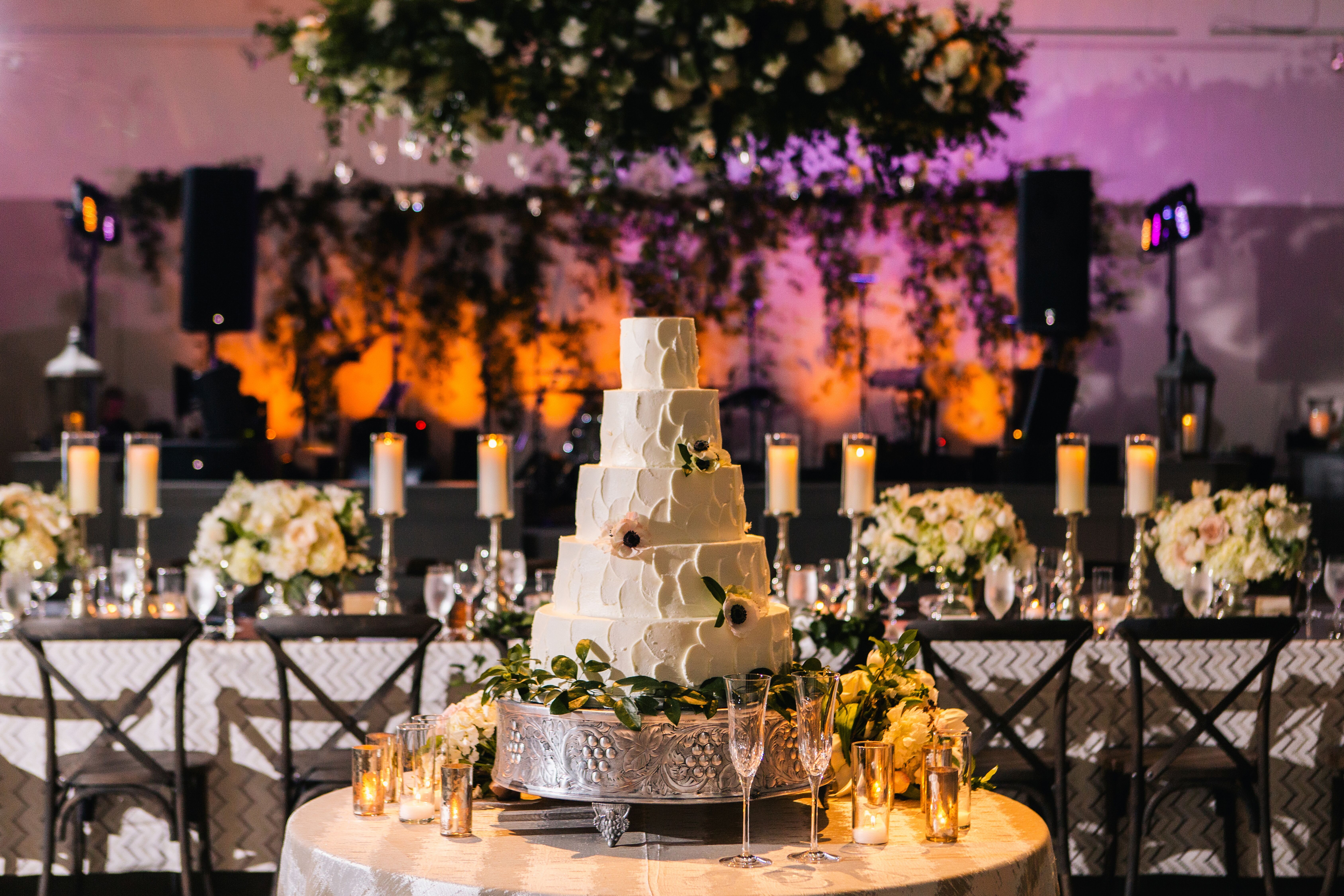 Lush Cakery created the three-flavor wedding cake