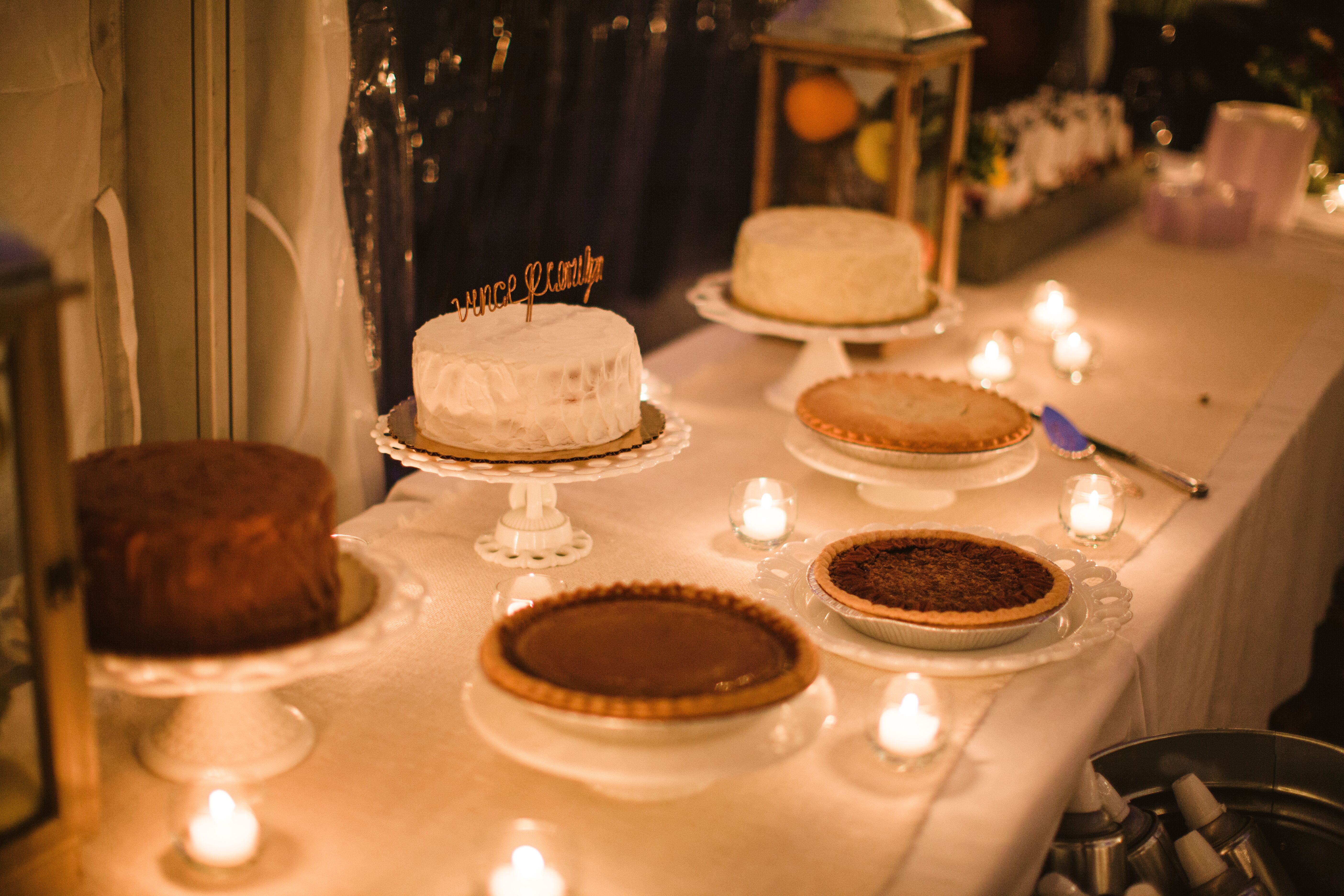 Reception Pies and Single-Tier Wedding Cakes