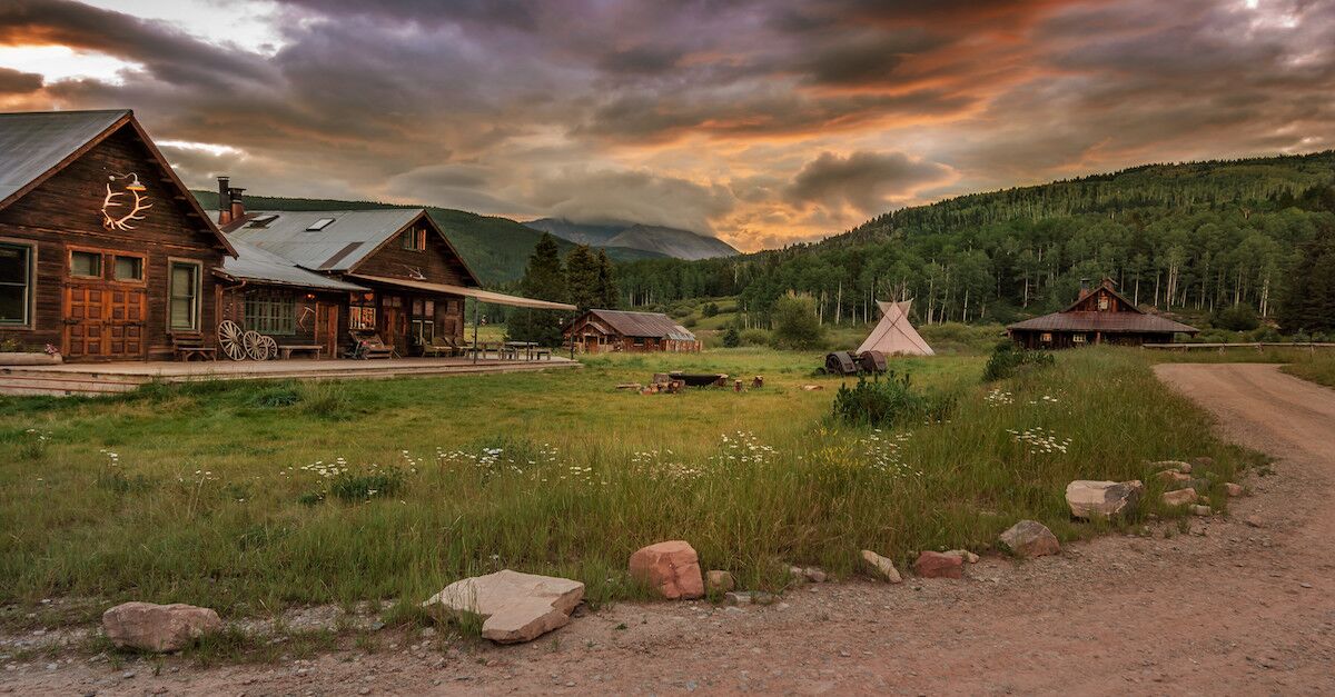 The Complete Guide to Western Wedding Venues & Destinations