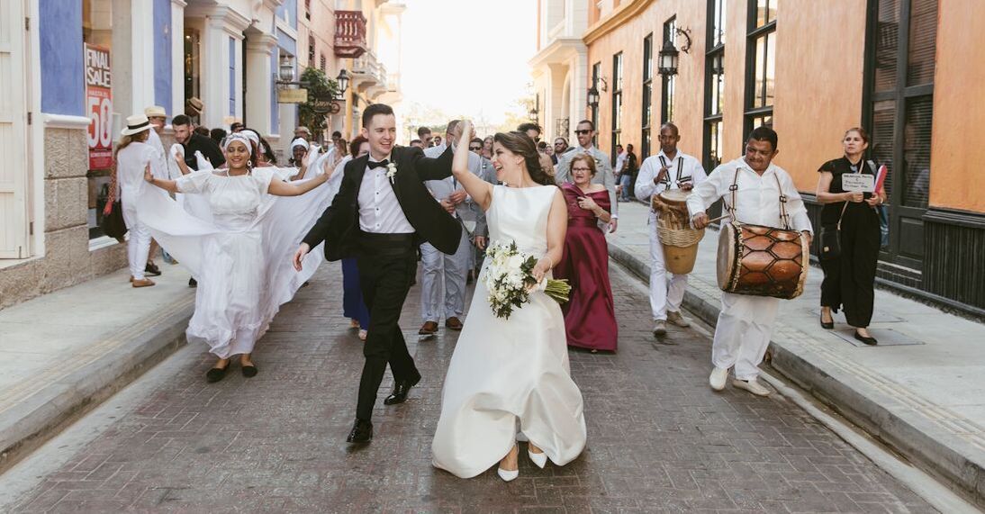 12 Colombian Wedding Traditions for Your Special Day